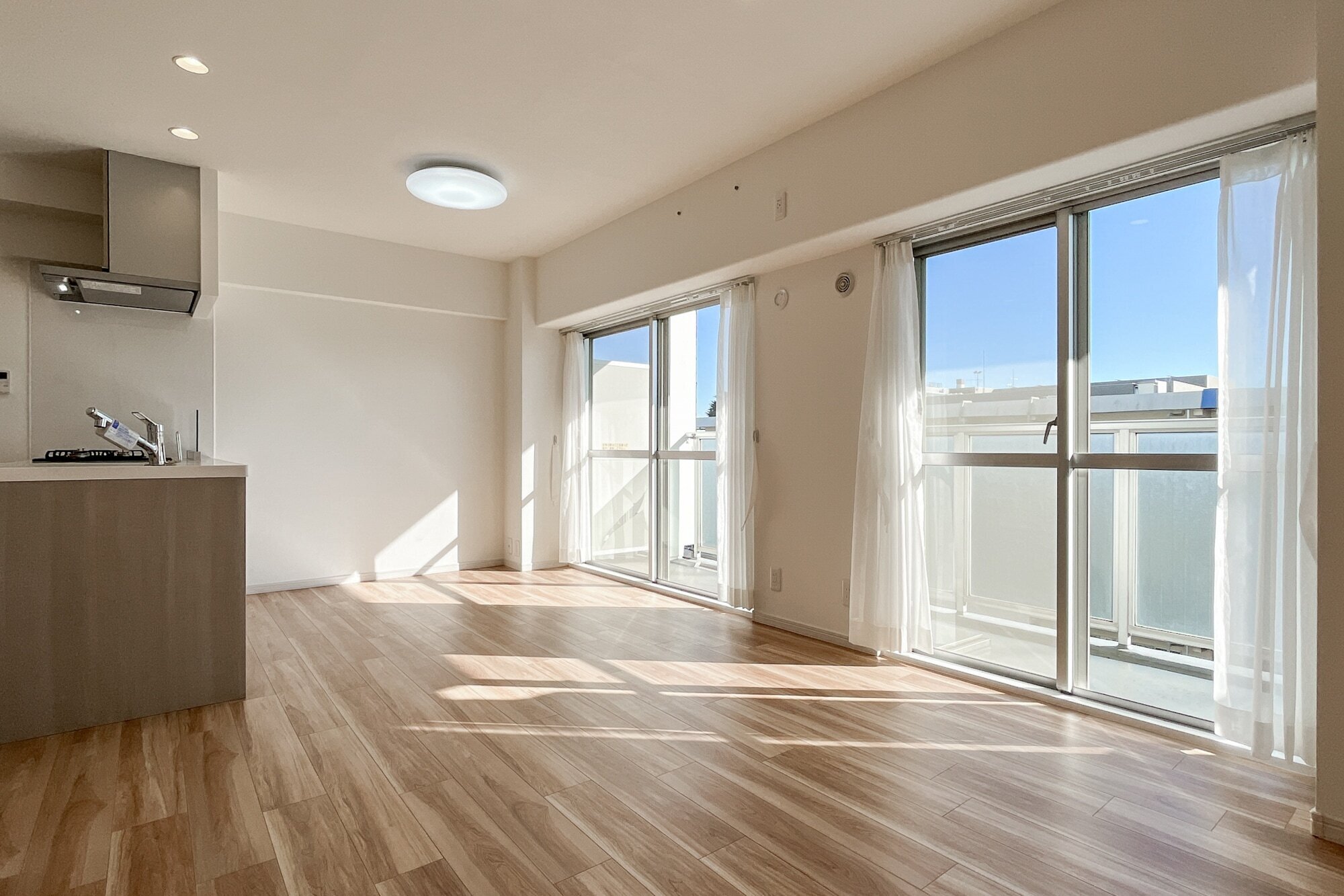 三鷹駅 / 2LDK / 49.95㎡【cowcamo】