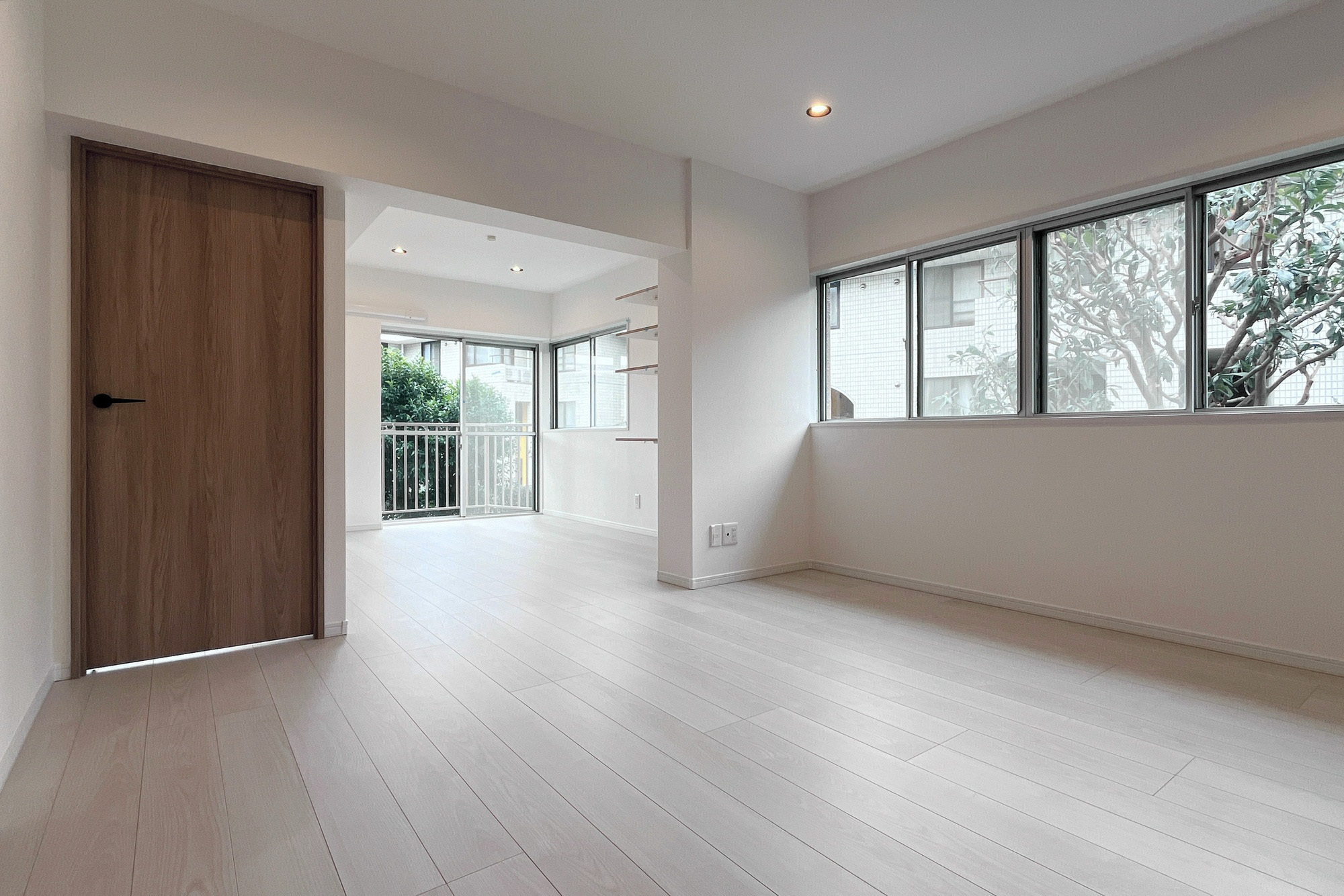 横浜駅 / 2LDK / 65.82㎡【cowcamo】